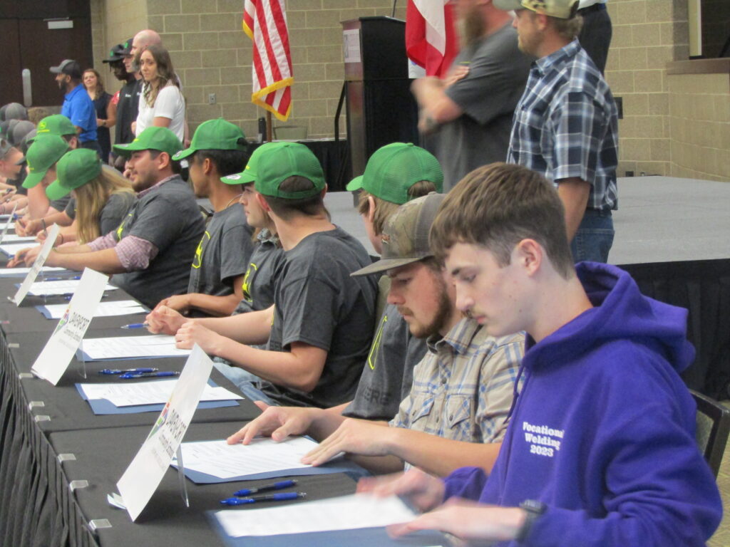 Apprenticeships: Quad Cities students get ready for the future