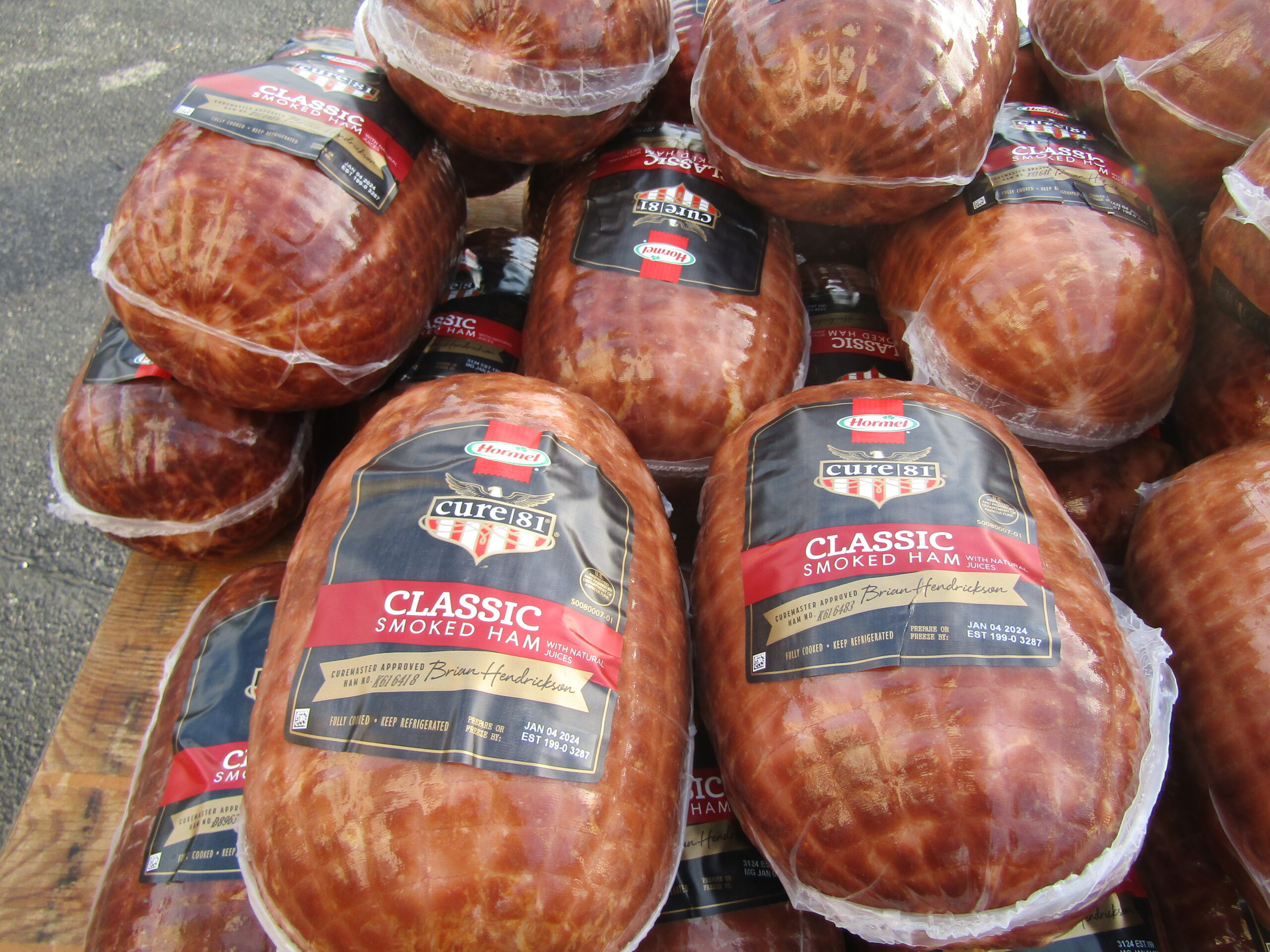 Hams for the Holidays: Hundreds pack fairgrounds for free ham