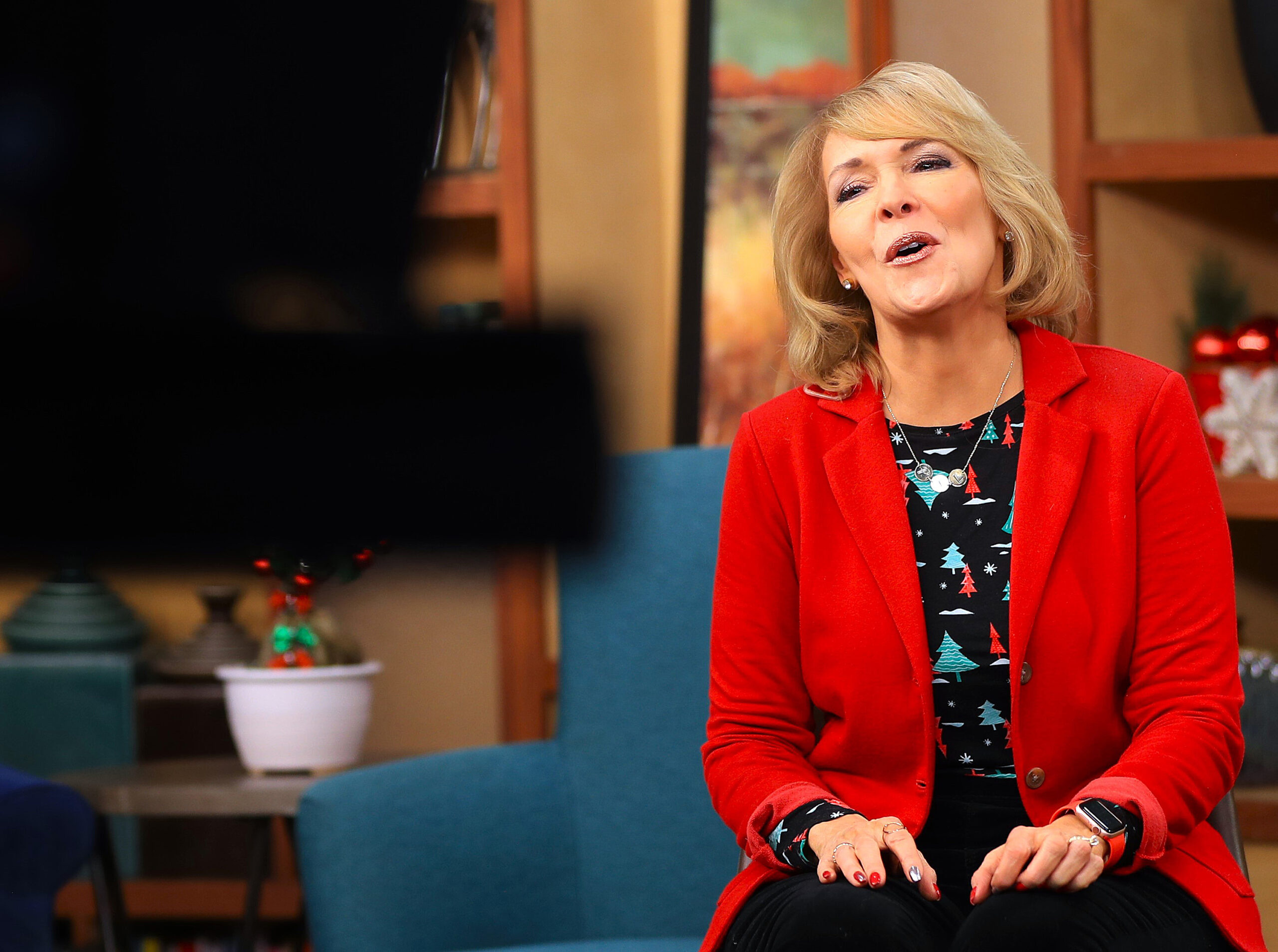 Sands celebrates 41 years at KWQC, eager for life after PSL