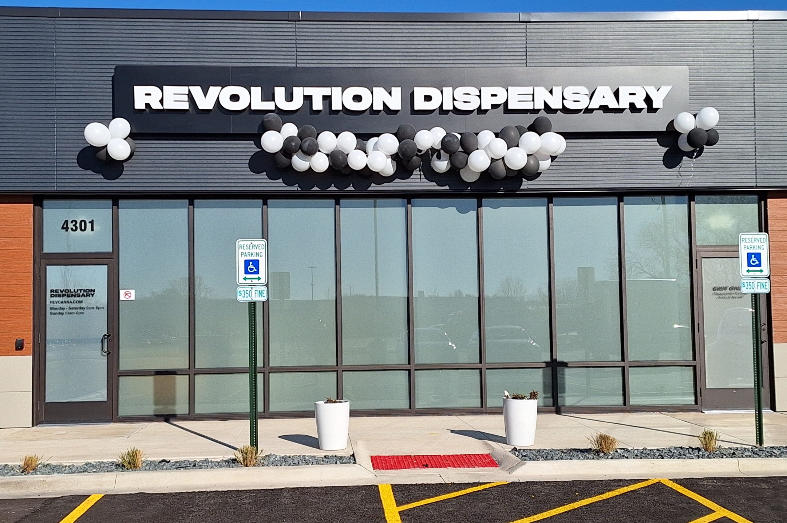 Moline welcomes Revolution Dispensary, city’s 2nd legal pot store