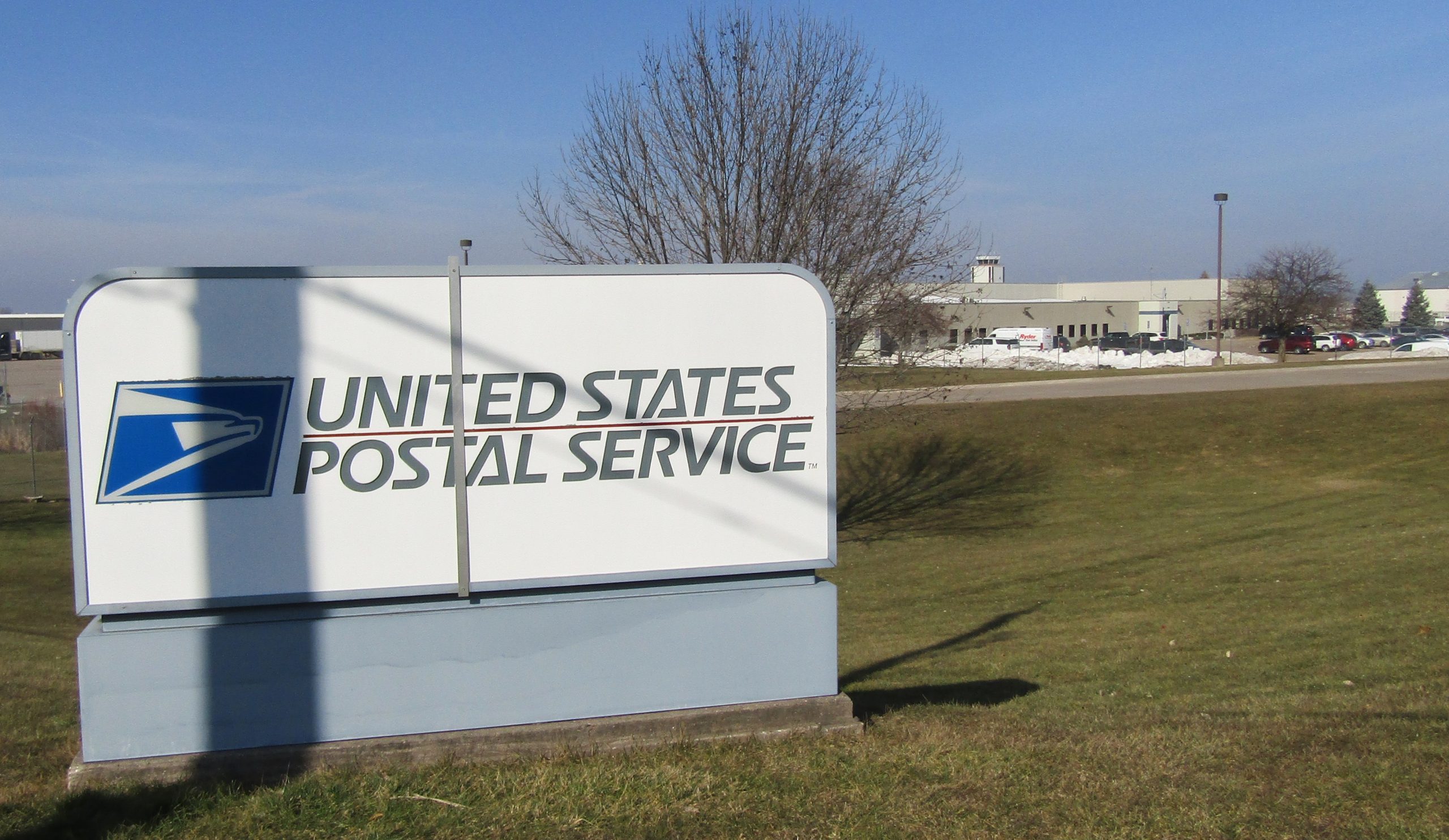 Postal Service outlines big changes; plan has critics in QC