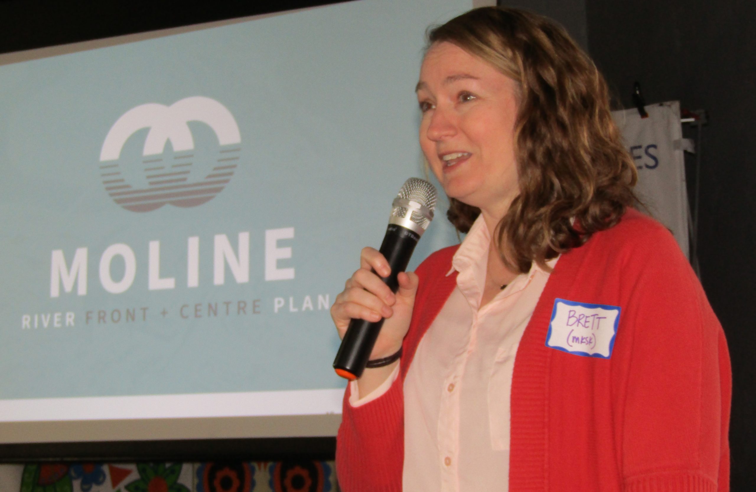 Moline residents see 3 finalist plans for new riverfront