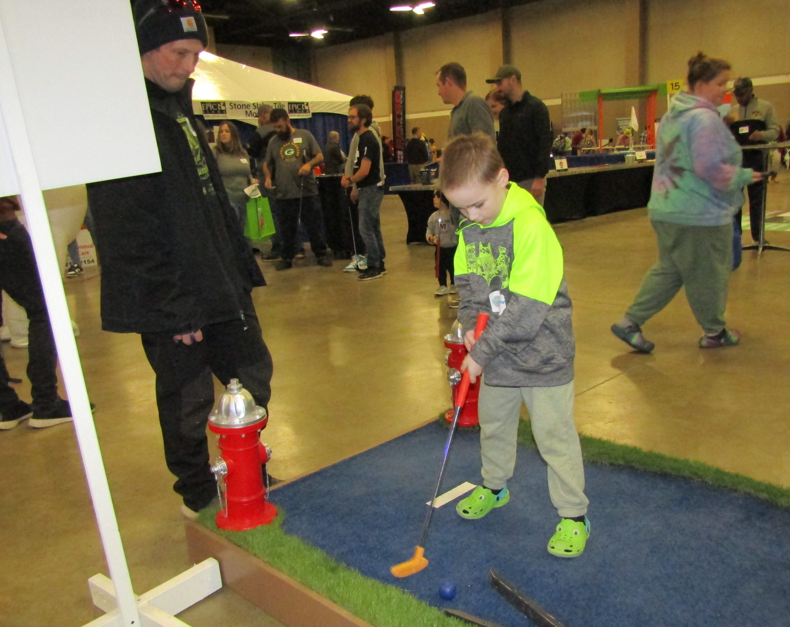 Putt A Round opens with golf, pizza and a lot of fun