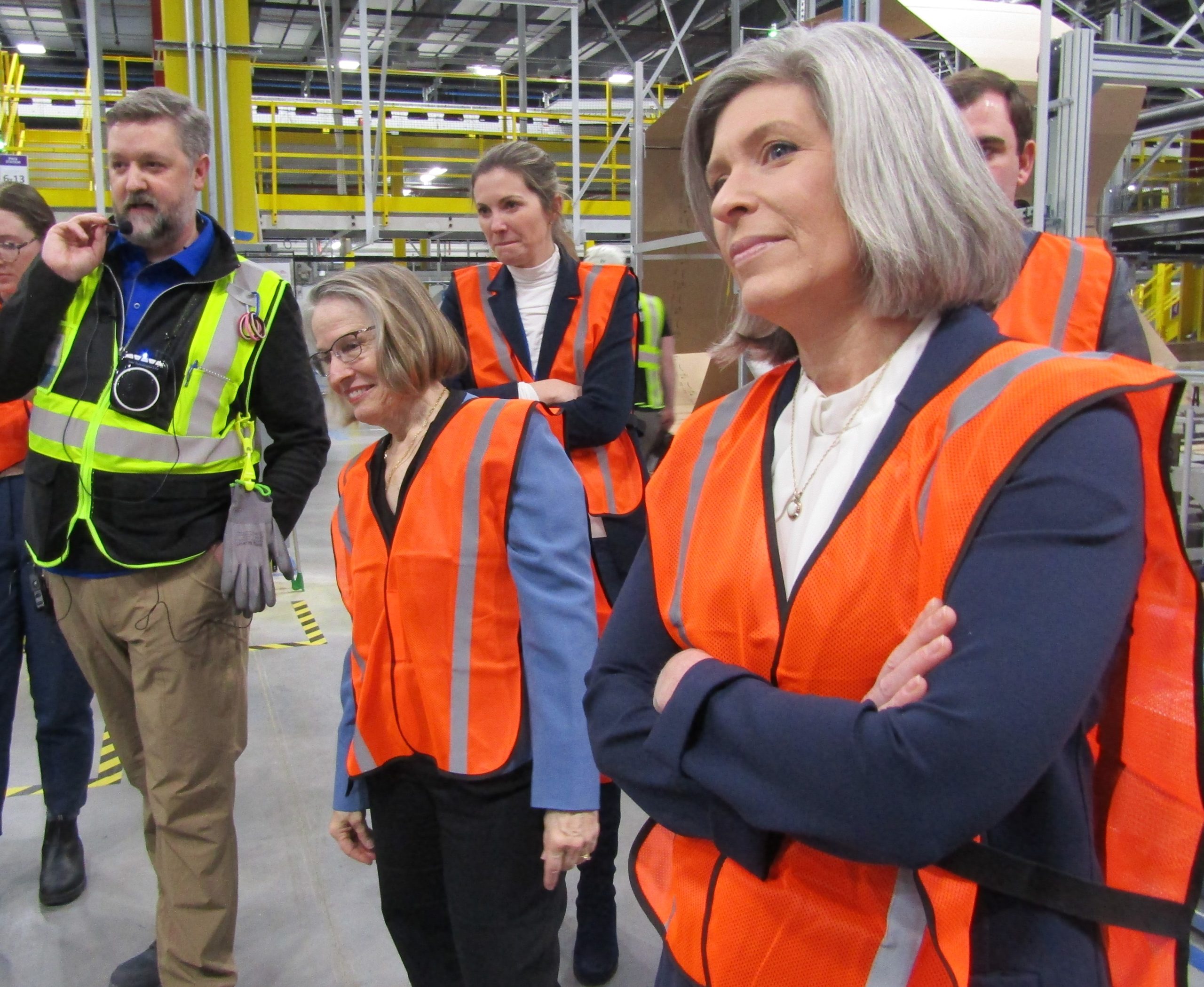 Amazon looking to hire up to 1,000 more workers at local center