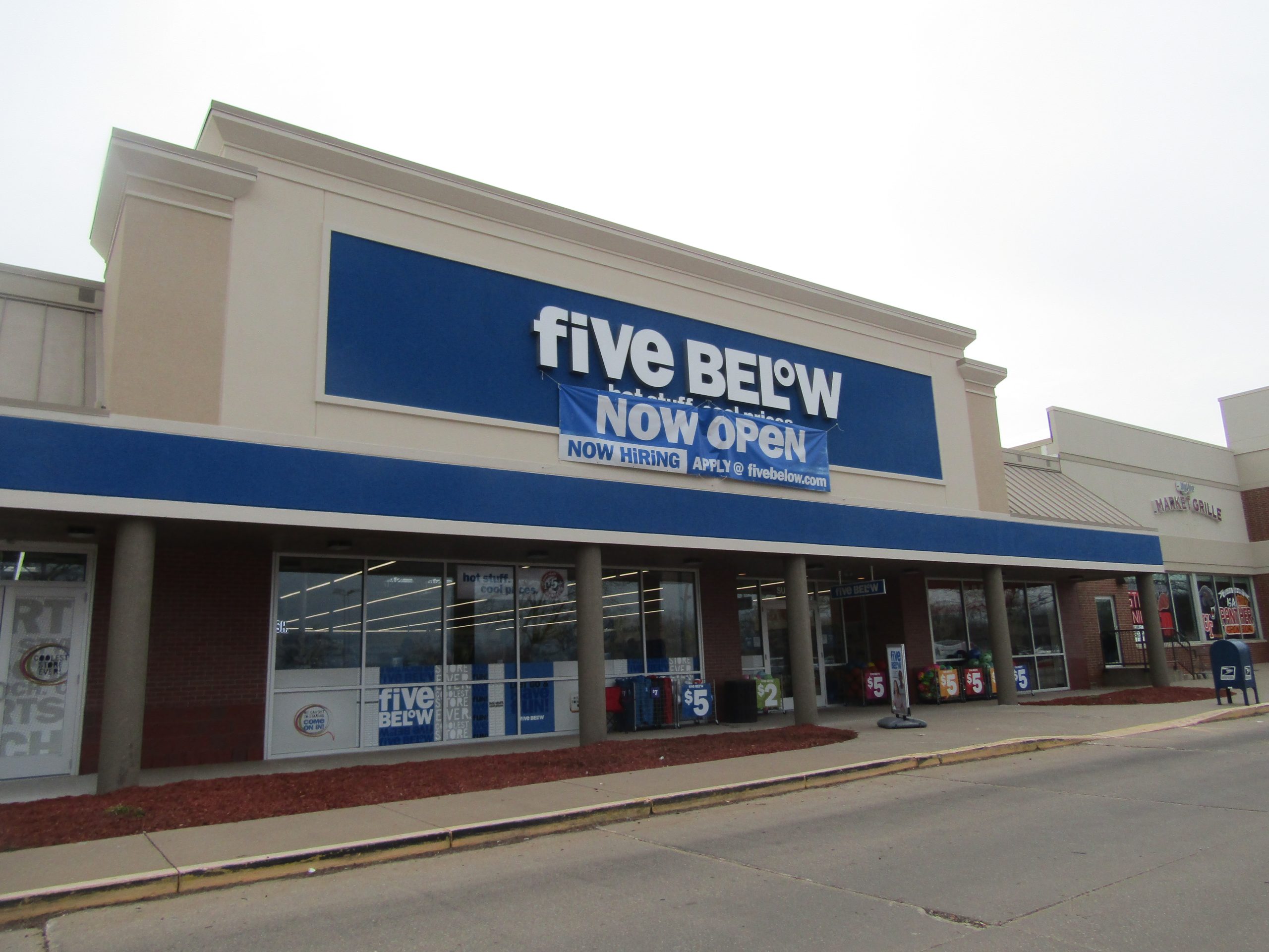 Five Below store opens, joins the Silvis ‘family’