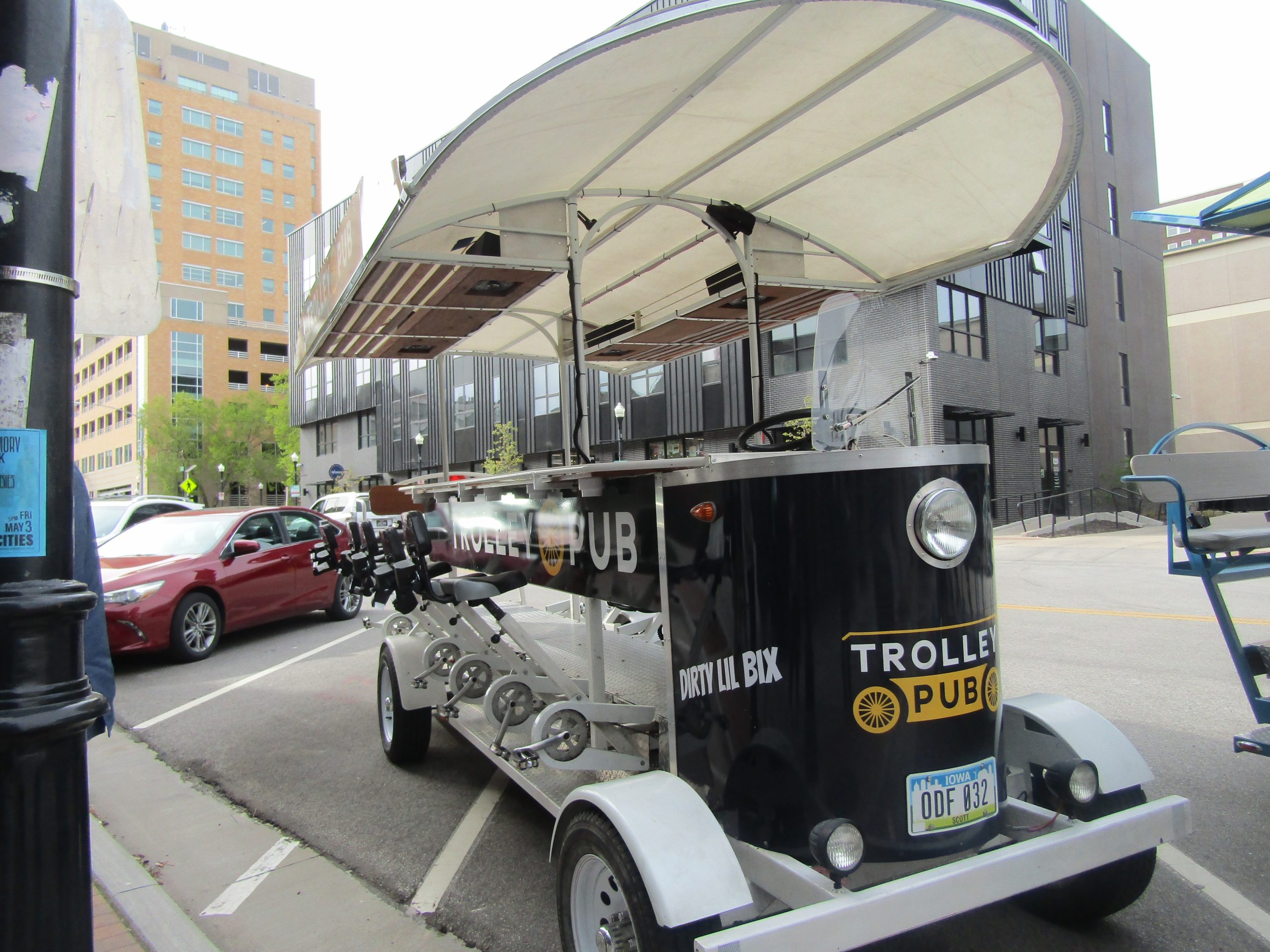 Pedal power: Trolley Pub Quad Cities opens for business